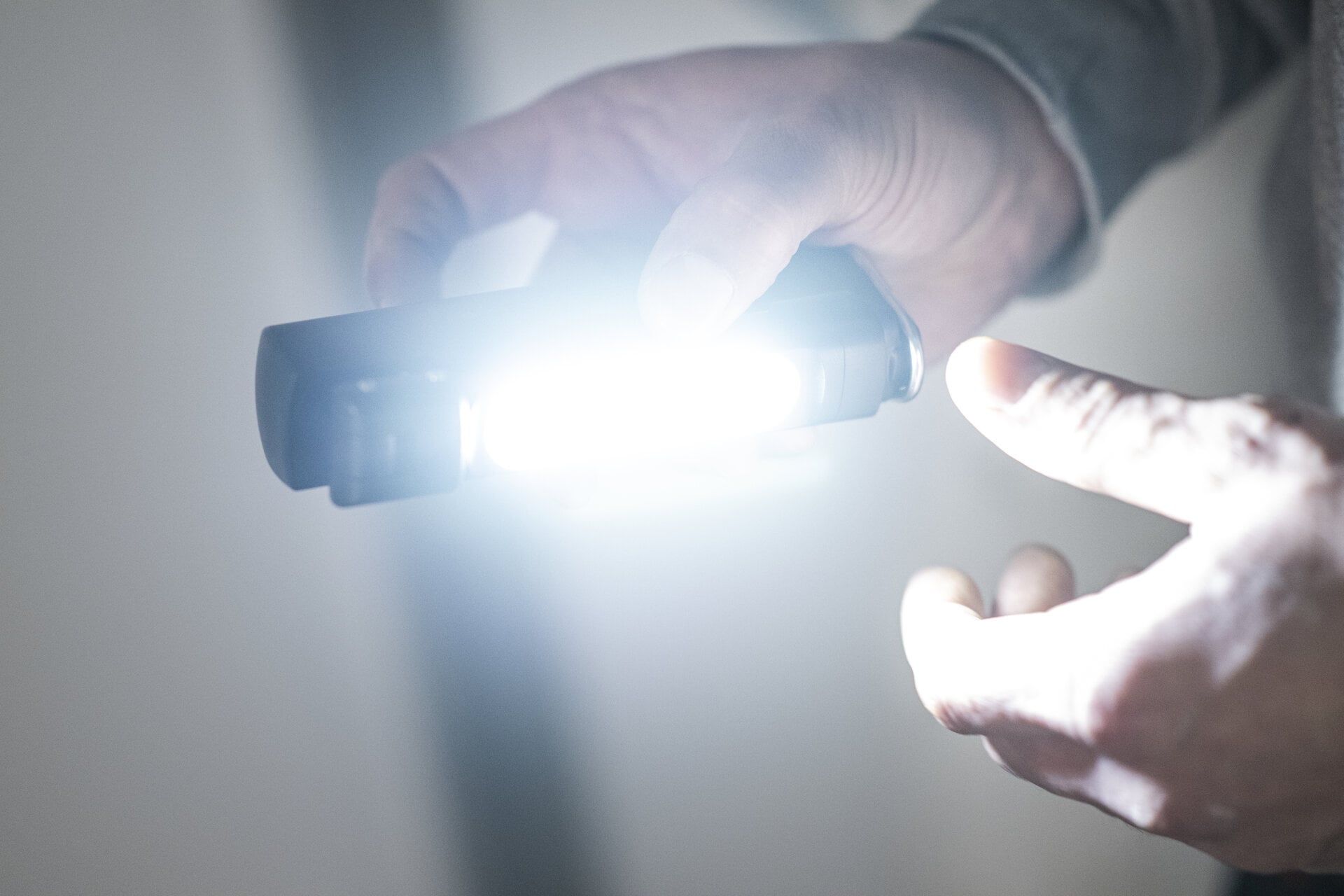 W6R Work: Versatile rechargeable work light